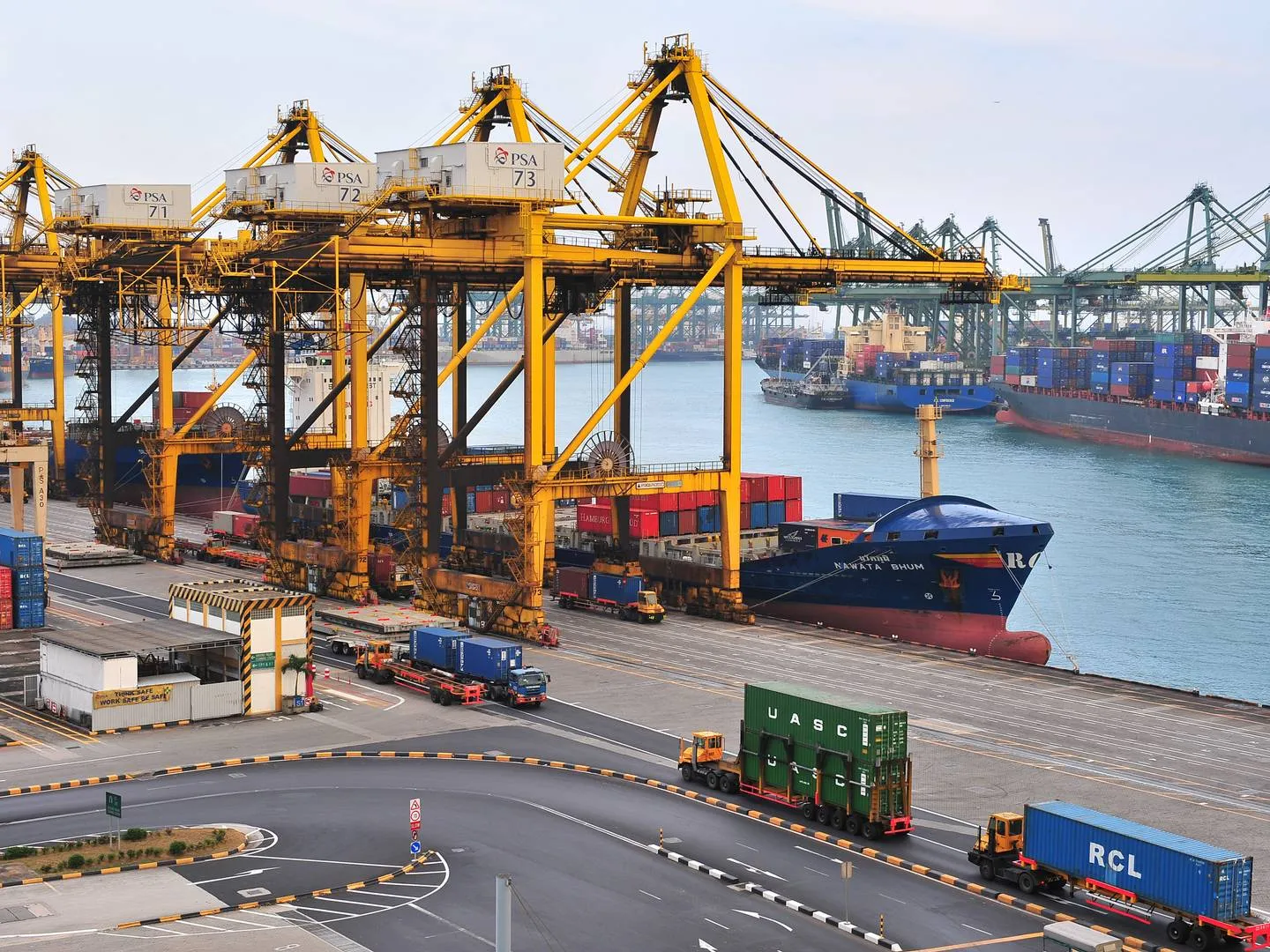 Singapore Port Logjam Lingers as Container Ships Keep Piling In ...