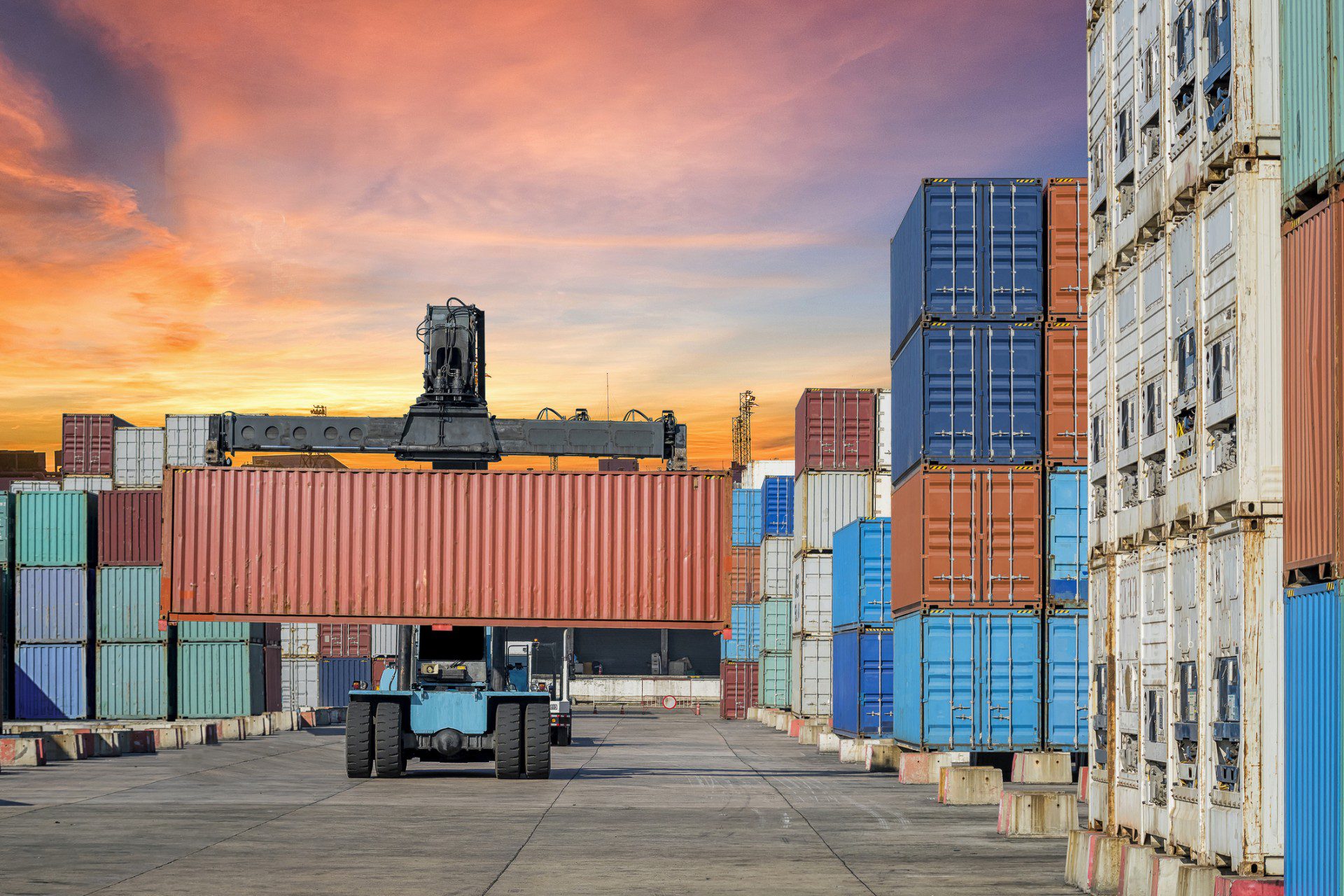 Maersk Urges Container Pickup Ahead of Potential U.S. Port Strike ...